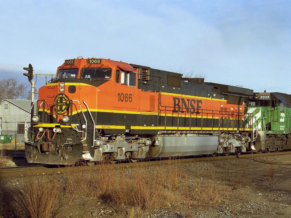 BNSF 1066